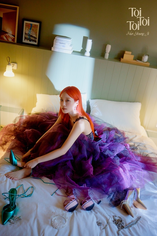 허영지, 싱글 1집 'Toi Toi Toi' 티저 이미지 공개..'발랄부터 서늘까지 다채롭게'