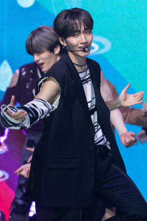 [today포토] EPEX (이펙스) 제프,’미소로 물든 무대’